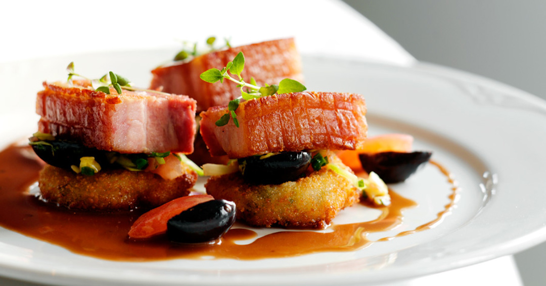Schweinebrust mit ‚Sauerkraut‘ & Oliven